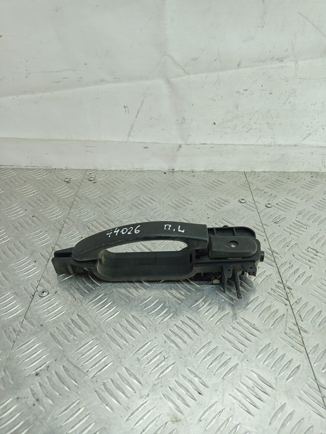 Ручка наружная двери передней левой Ford Fiesta 5 2004 2S61A224A37AJ