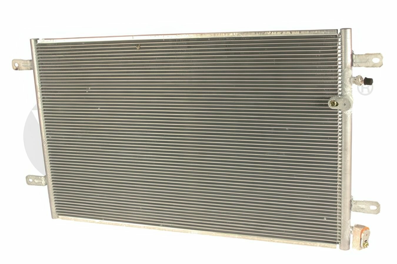 Радиатор кондиционера для Ауди A6 C6 22600006801 VIKA