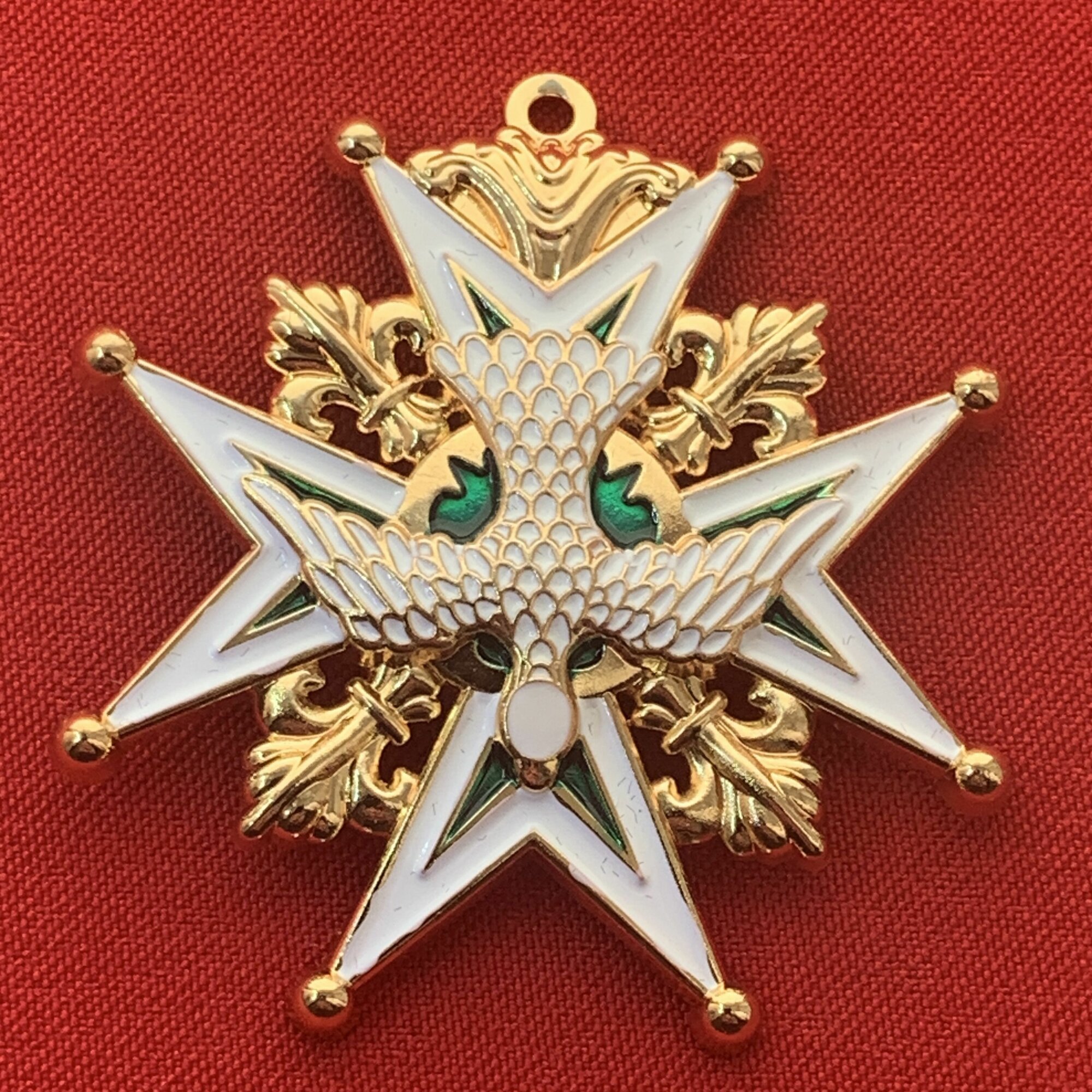 Знак ордена Святого Духа, муляж иностранной награды. Размер 49х47 мм.