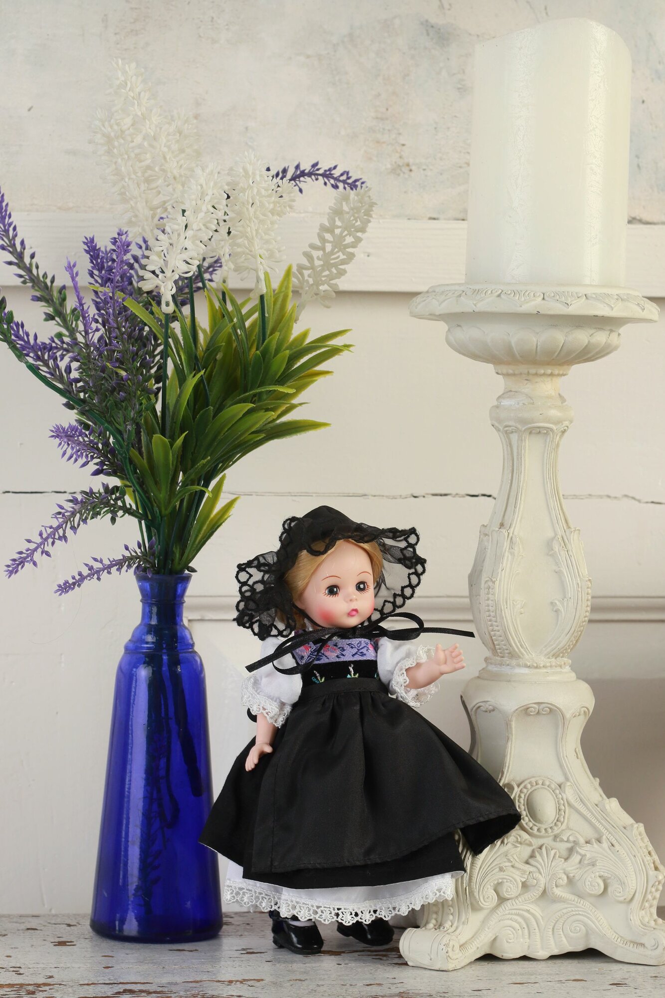 Кукла коллекционная 64495 Madame Alexander Девочка из Германии, 19,5 см