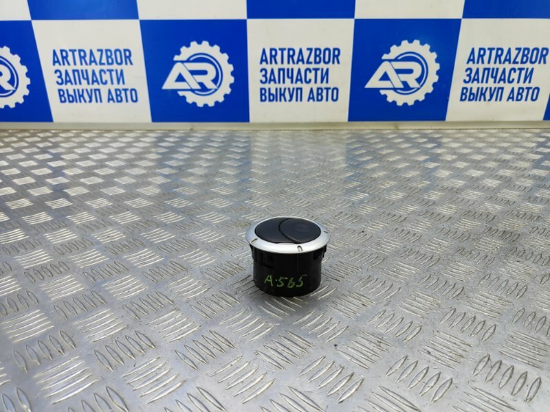 Б/У Дефлектор воздушный LADA Ларгус / Лада Ларгус 1.6 K4MA490 105 Л.С 2013