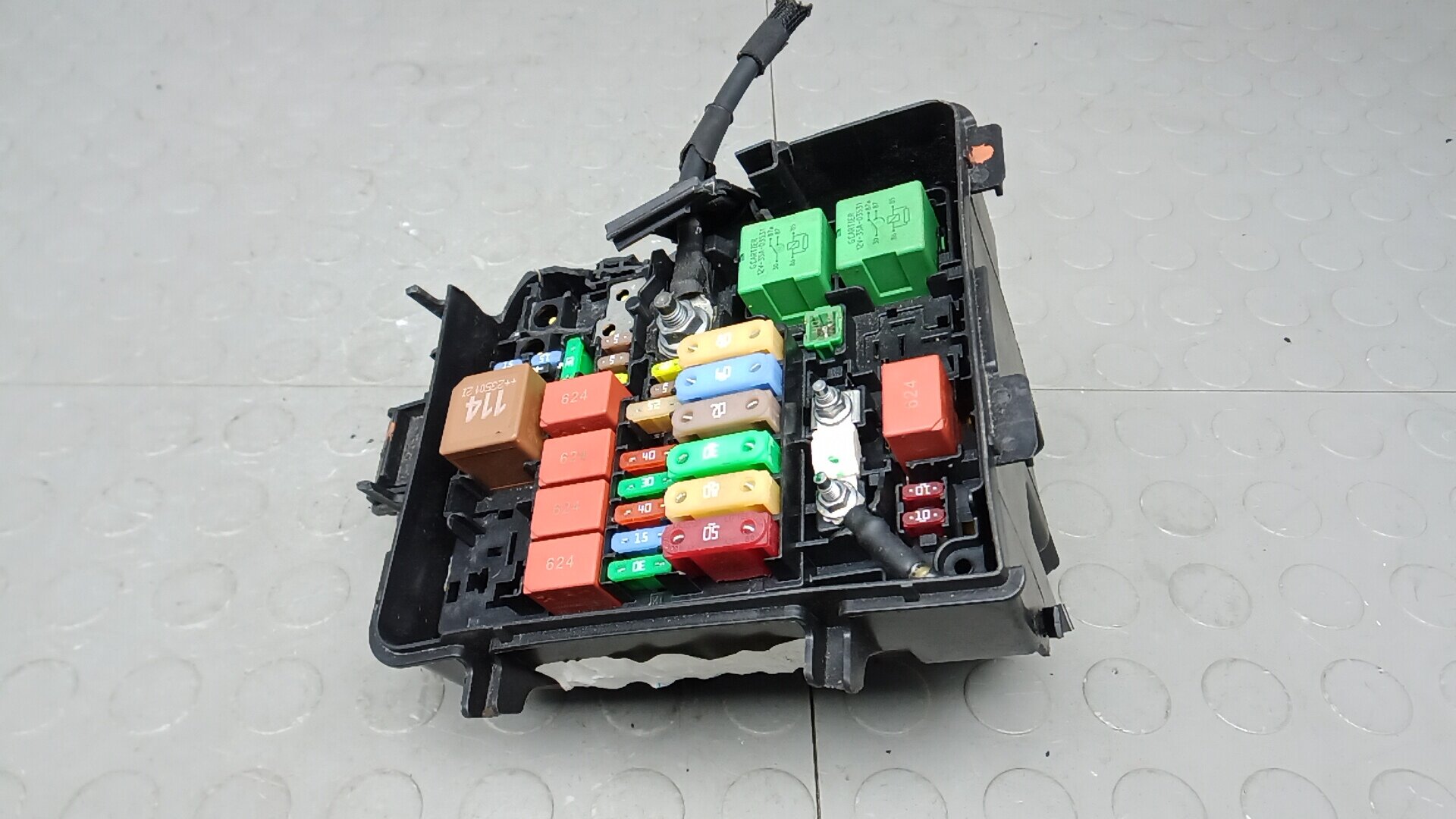 Блок предохранителей PEUGEOT 2008 2