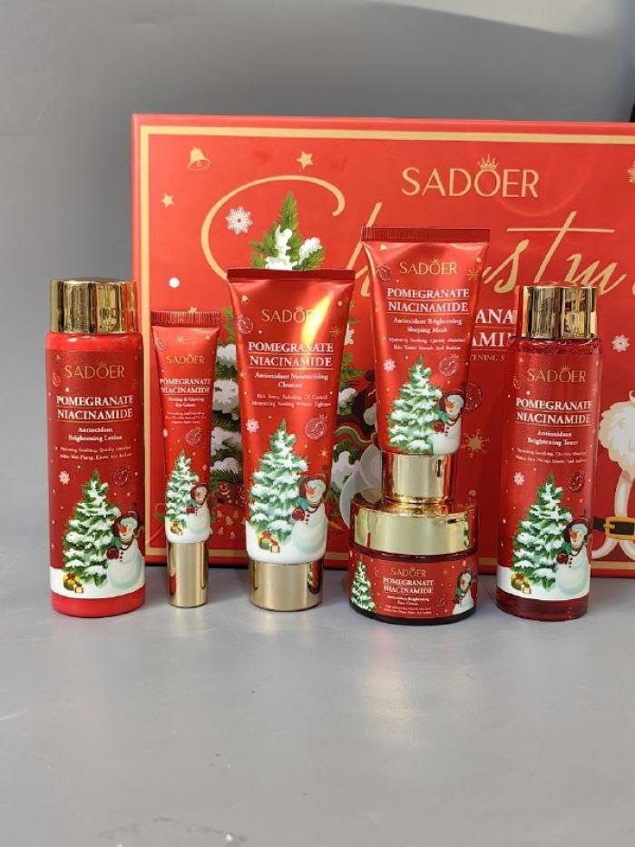 Новогодний уходовый набор с экстрактом граната 6 в1(пенка, дневной и ночной крем, тоник, лосьон-эмульсия)