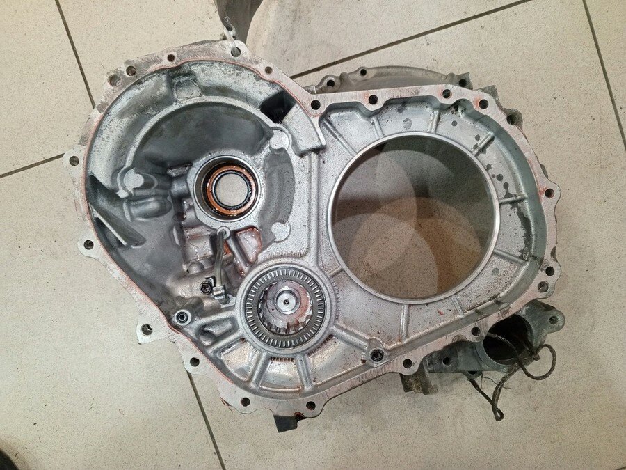 Корпус АКПП средняя часть от Toyota Camry XV40 2006-2011