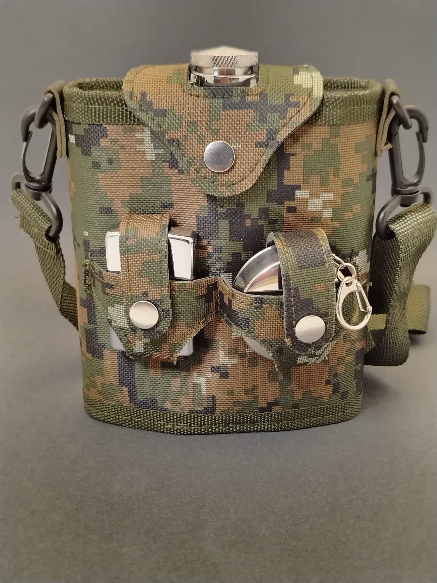 Набор Hip Flask "Фляжка в кобуре", фляга и стаканчик, 0.5 л, серебристый