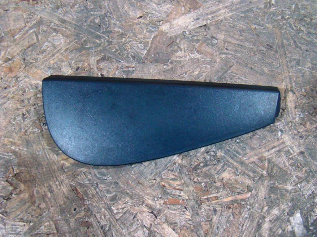 Renault Megane 3 Накладка крыла заднего R 833300006R