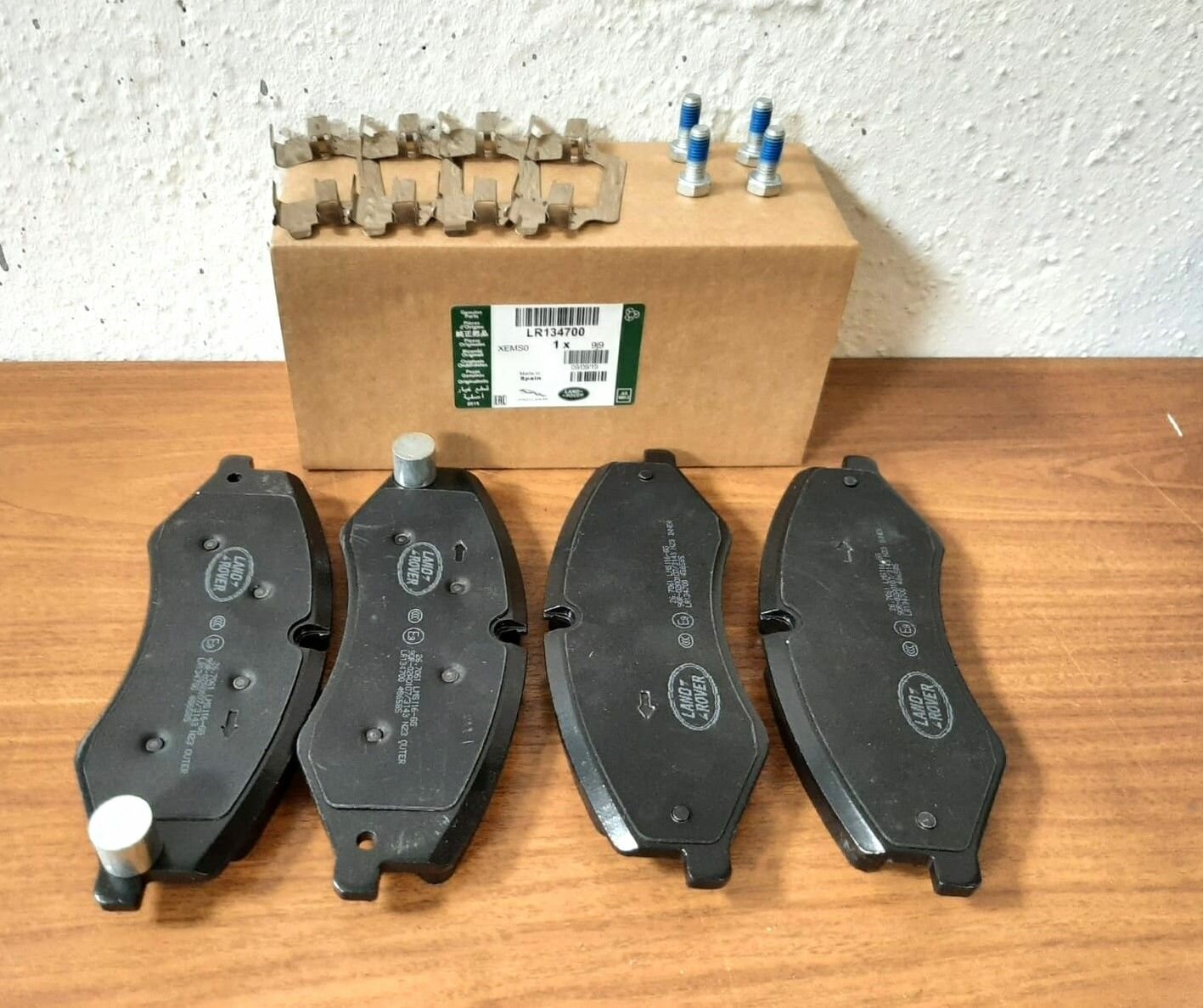 Тормозные колодки Land Rover LR134700, для разных моделей, передние, 4 шт