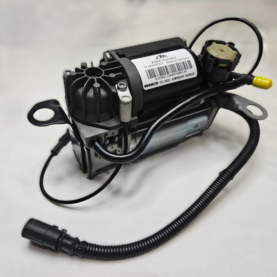 Компрессор пневмоподвески AUDI A8 D3 Оригинал "Как новый"