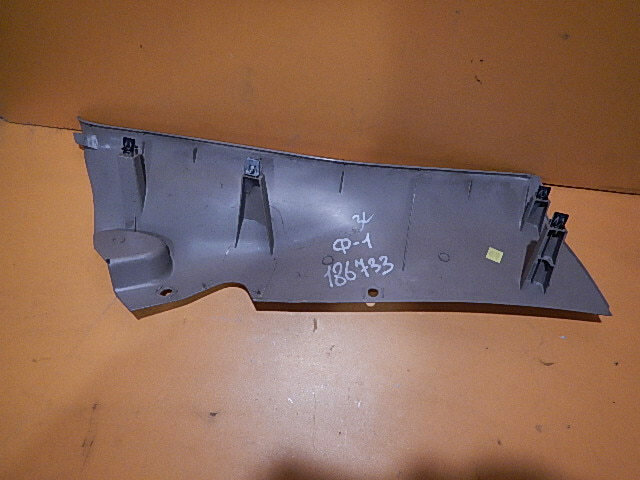 Б/У Накладка арки задняя левая, Ford (Форд)-Фокус FORD FOCUS 1 (98-04) С разбора. целая,седан 186733 FORD арт. 1135623