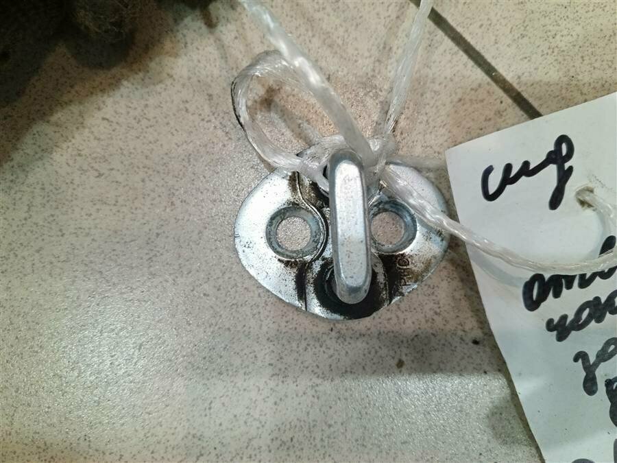 Ответная часть замка двери от Kia Ceed 2012-2018