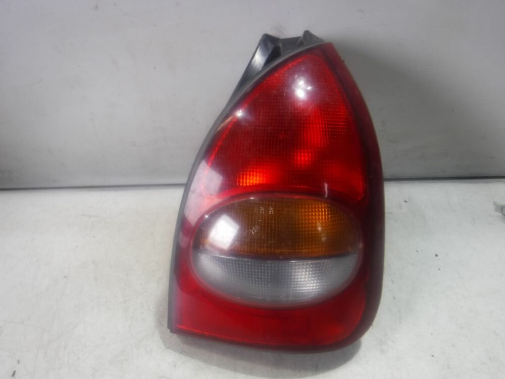 Фонарь задний правый Hyundai Elantra II (1995—1998) 9240229910