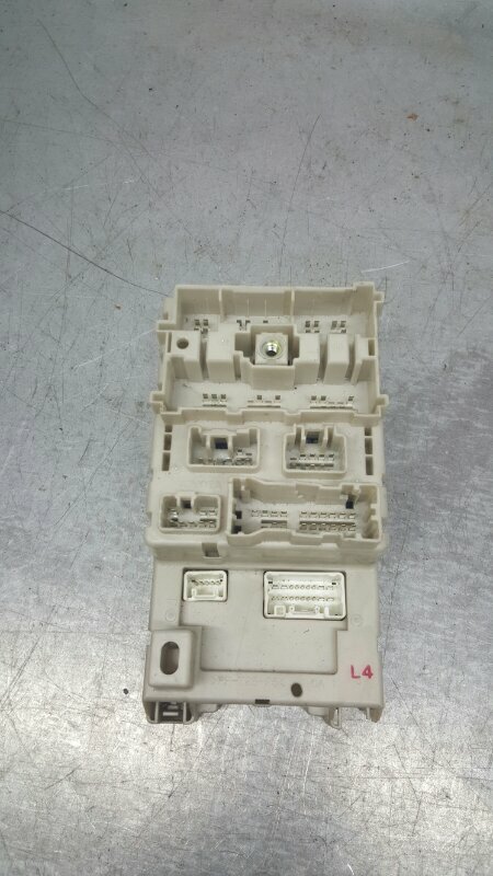 Блок реле Toyota RAV4 CLA21 1CDFTV 2000-2005