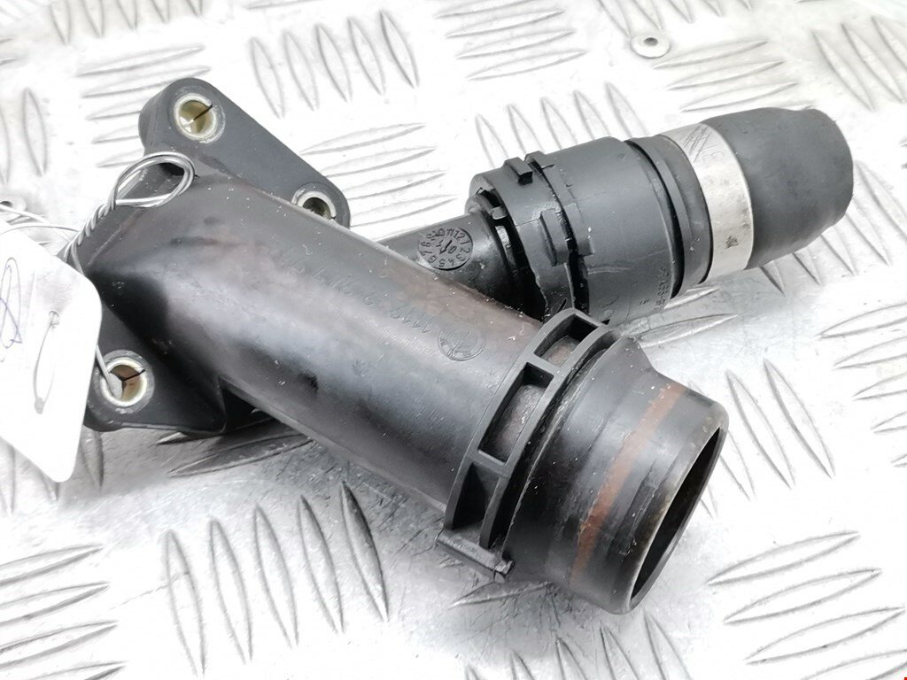 Фланец (штуцер системы охлаждения тройник) BMW 5-Series (E39) 11127806196 арт. 1836585