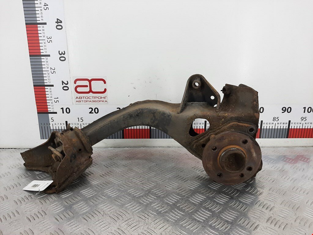 Ступица (кулак цапфа) задняя правая Mini One Hatch 1 (R50) 33326757160 арт. 1777545
