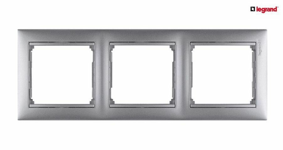Рамка Legrand Valena электроустановочная , белый, 3 пост. 770153