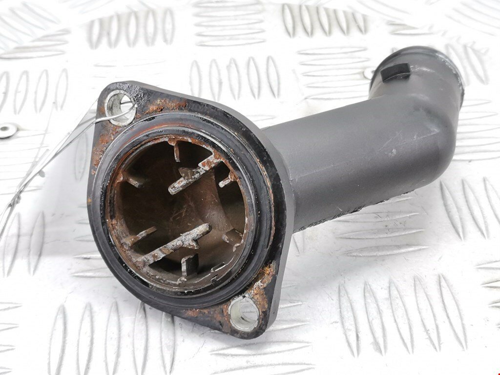 Корпус термостата Volkswagen Transporter (T5) 038121121D арт. 1905429