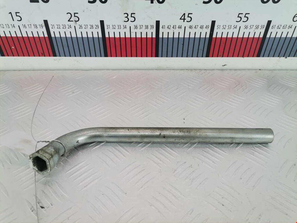 Ключ баллонный Volkswagen Golf 4 4D0012219A арт. 1668556