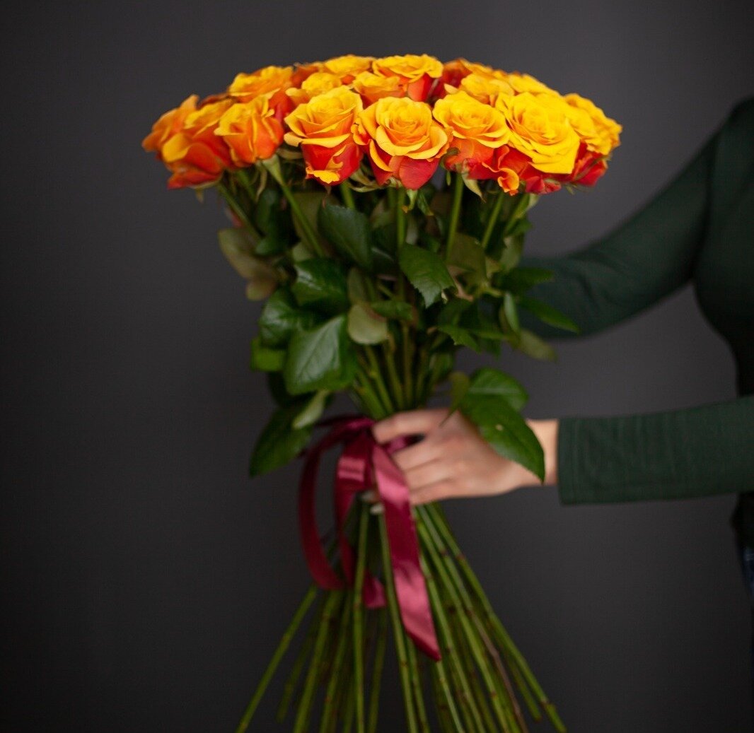 Букет цветов из 35 роз Вива Испания