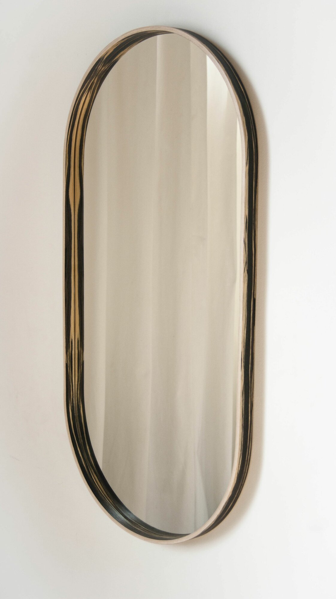 Зеркало овальное настенное