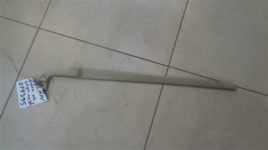 Накладка обшивки двери задней правой от Mazda MPV LW 1999-2006