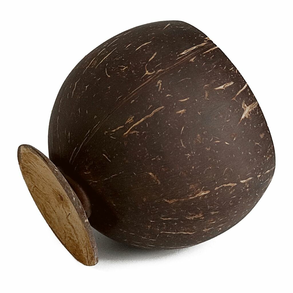Чашка из скорлупы кокосового ореха
