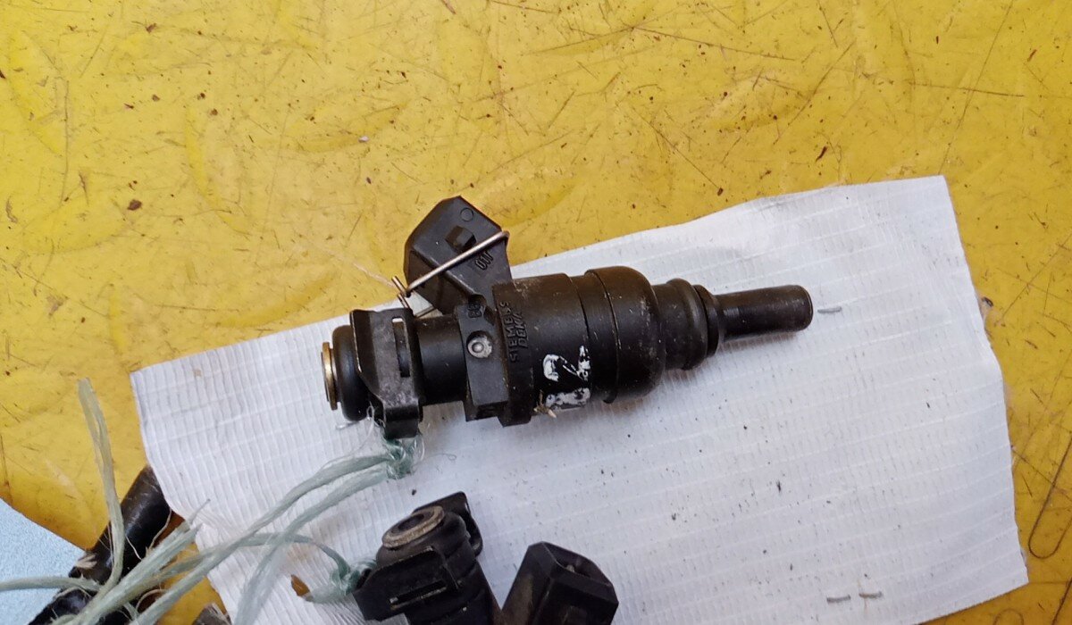 Форсунка инжекторная электрическая 5-серия E60/E61 BMW 1427240