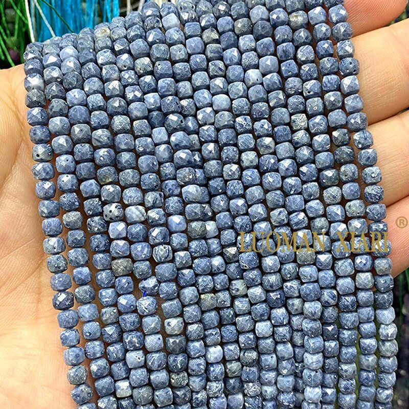Бусины из голубого коралла, 4-5 мм, 80-82 шт