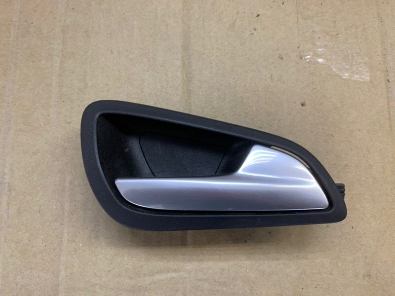 Ручка двери внутренняя Ford Focus 3 хетчбэк 1.6 IQDB 2013 перед. прав. (б/у) 1746825