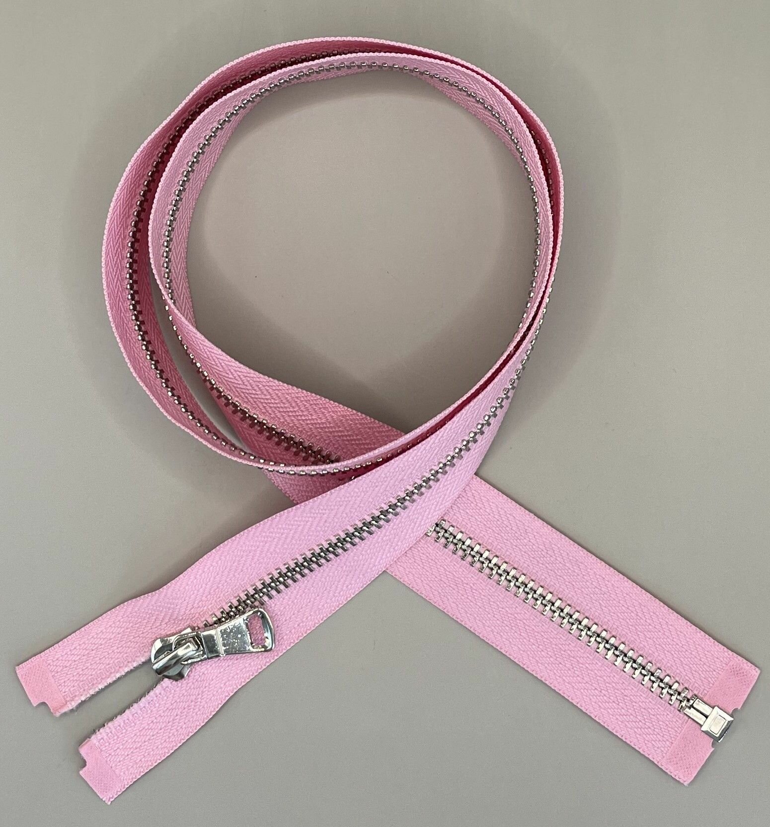 Молния(титан-легкий металл) , тип 5,80см, розовый, зубья серебро,1 замок.1шт.