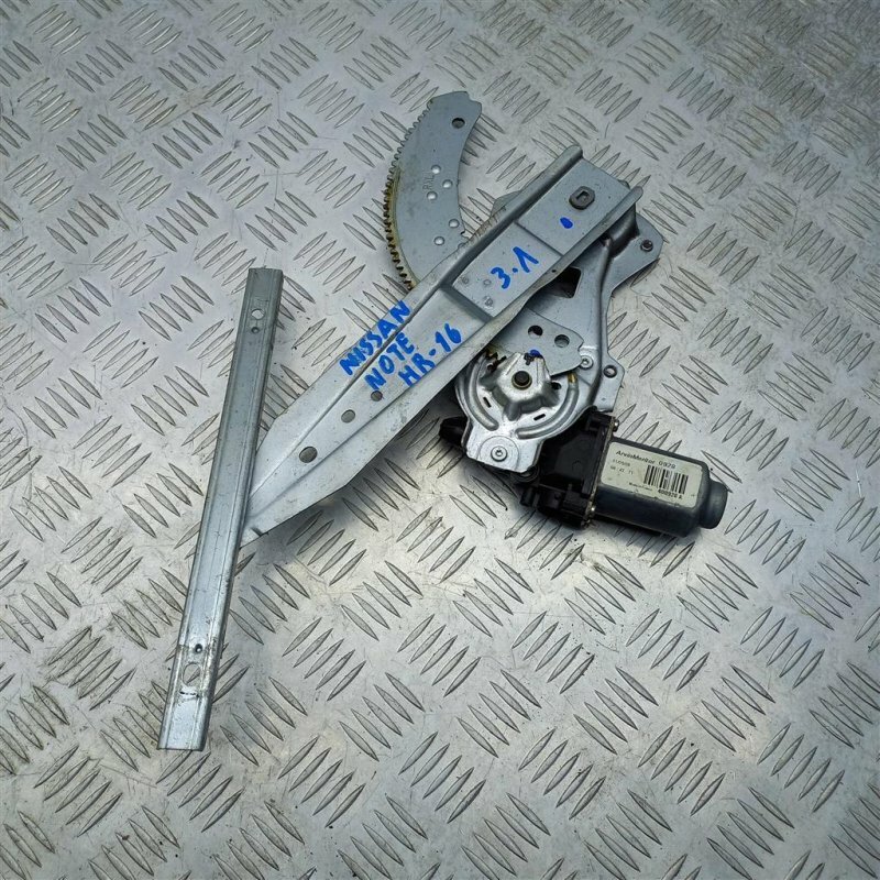 Б/У Стеклоподъемник электр. задний левый Nissan Note 1 E11 / Ниссан Нот 1 E11 1.6 HR16 110Л.С. 2008