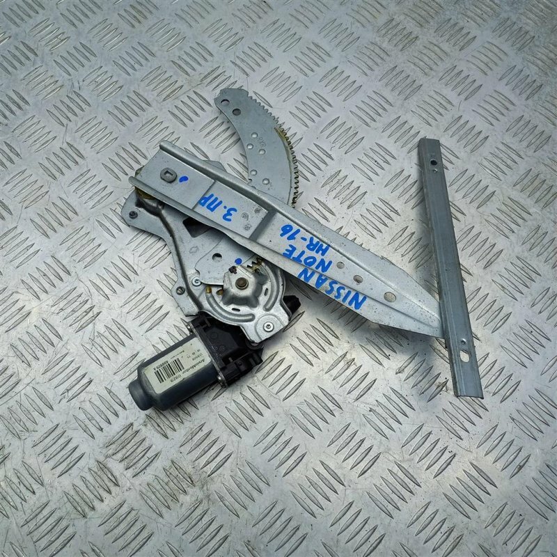 Б/У Стеклоподъемник электр. задний правый Nissan Note 1 E11 / Ниссан Нот 1 E11 1.6 HR16 110Л.С. 2008