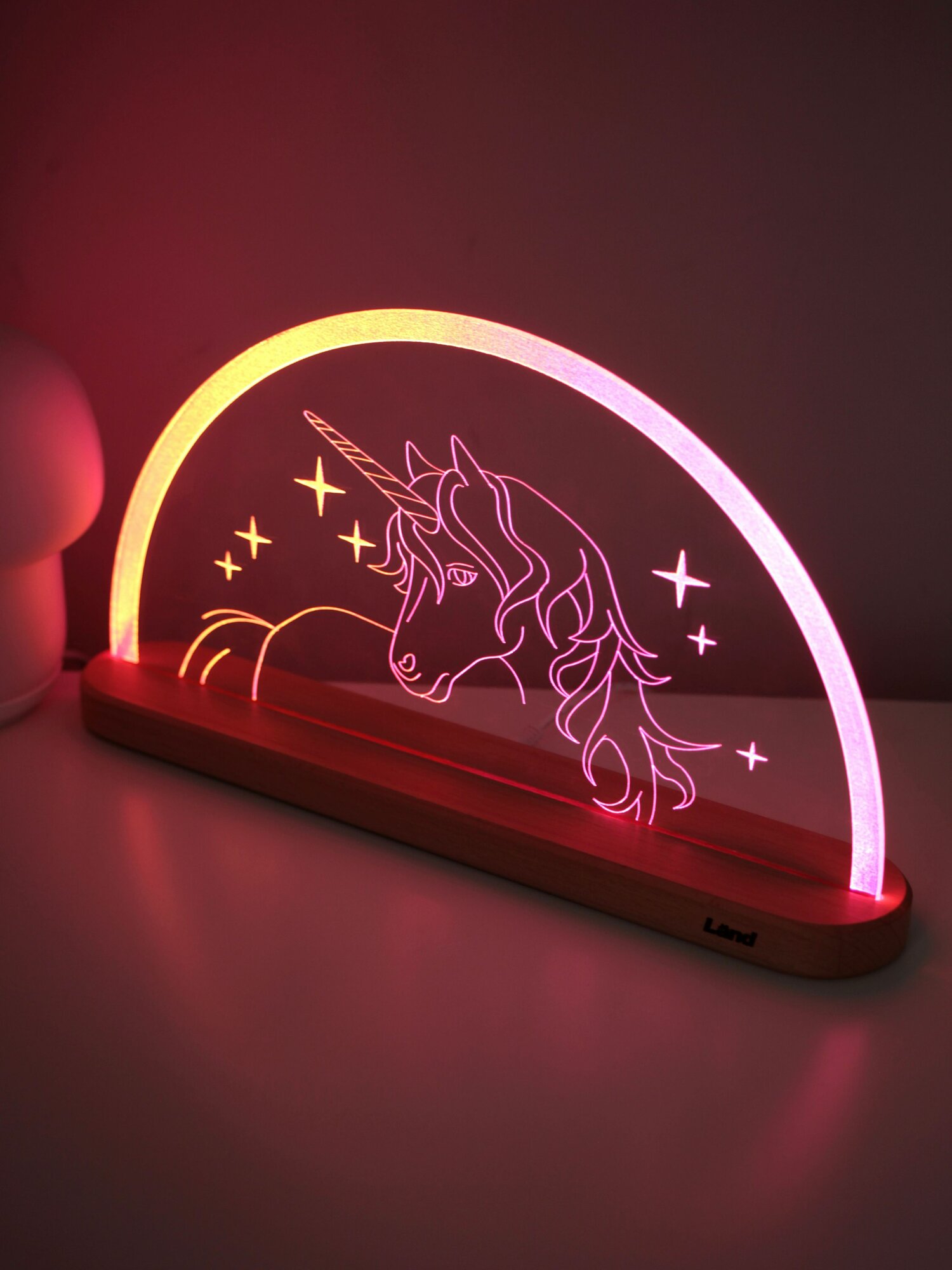 Дизайнерский светильник ночник из цельного бука Единорог