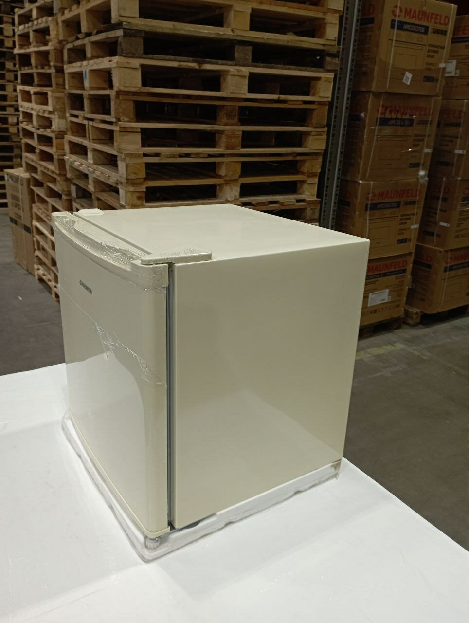 Холодильник MAUNFELD MFF50BG