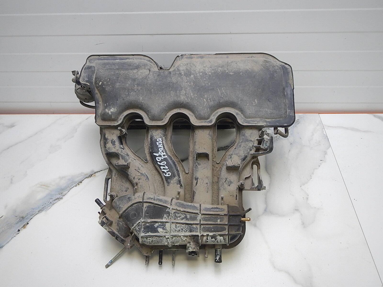 Б/У Коллектор впускной, ВАЗ (VAZ)-LADA GRANTA (гранта) FL (18-) LADA GRANTA (Гранта) FL (18-) 16V Задиры, установлено ГБО...