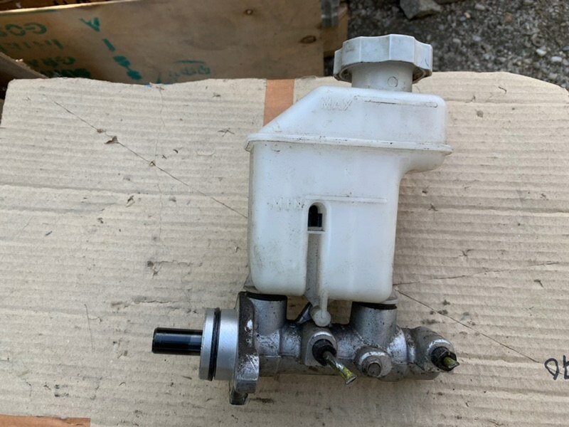 Главный тормозной цилиндр Kia Rio JB G4EE 585101G600