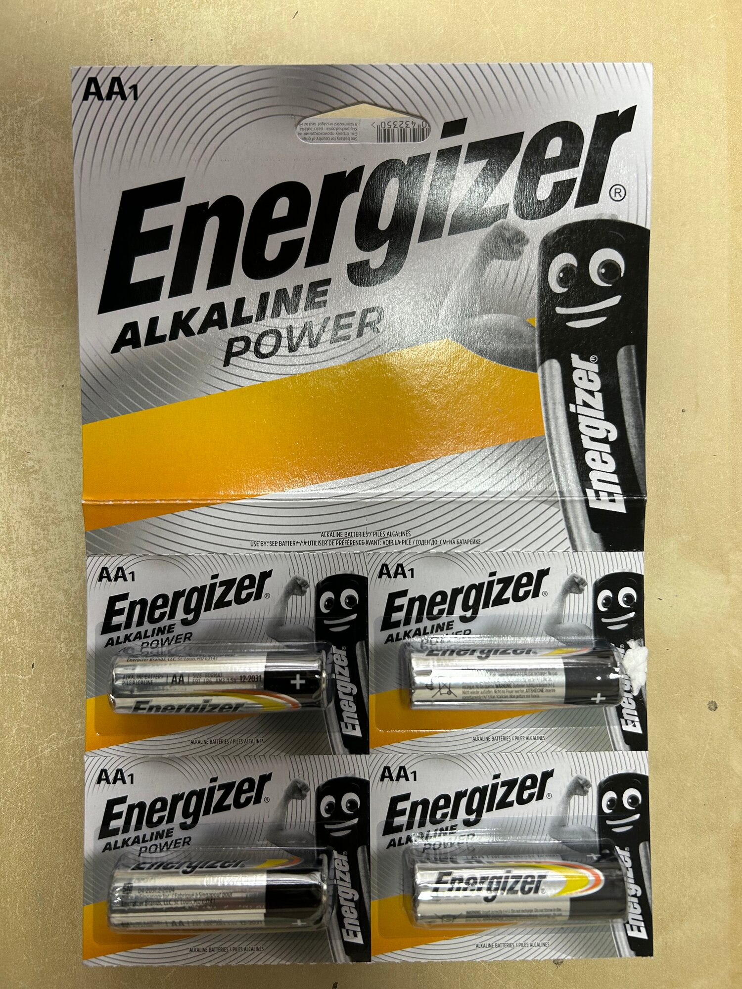 Батарейка щелочная Energizer LR6 AA пальчиковая упаковка 4 шт.