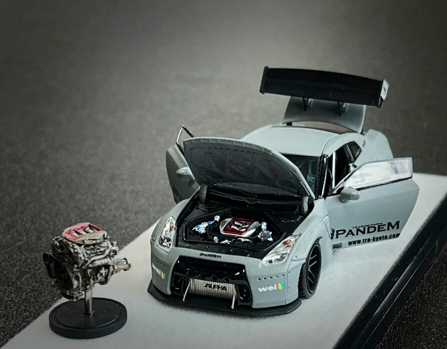 Коллекционная машинка PGM 1:64 Nissan R35 Rocket Bunny Widebody Combat Grey