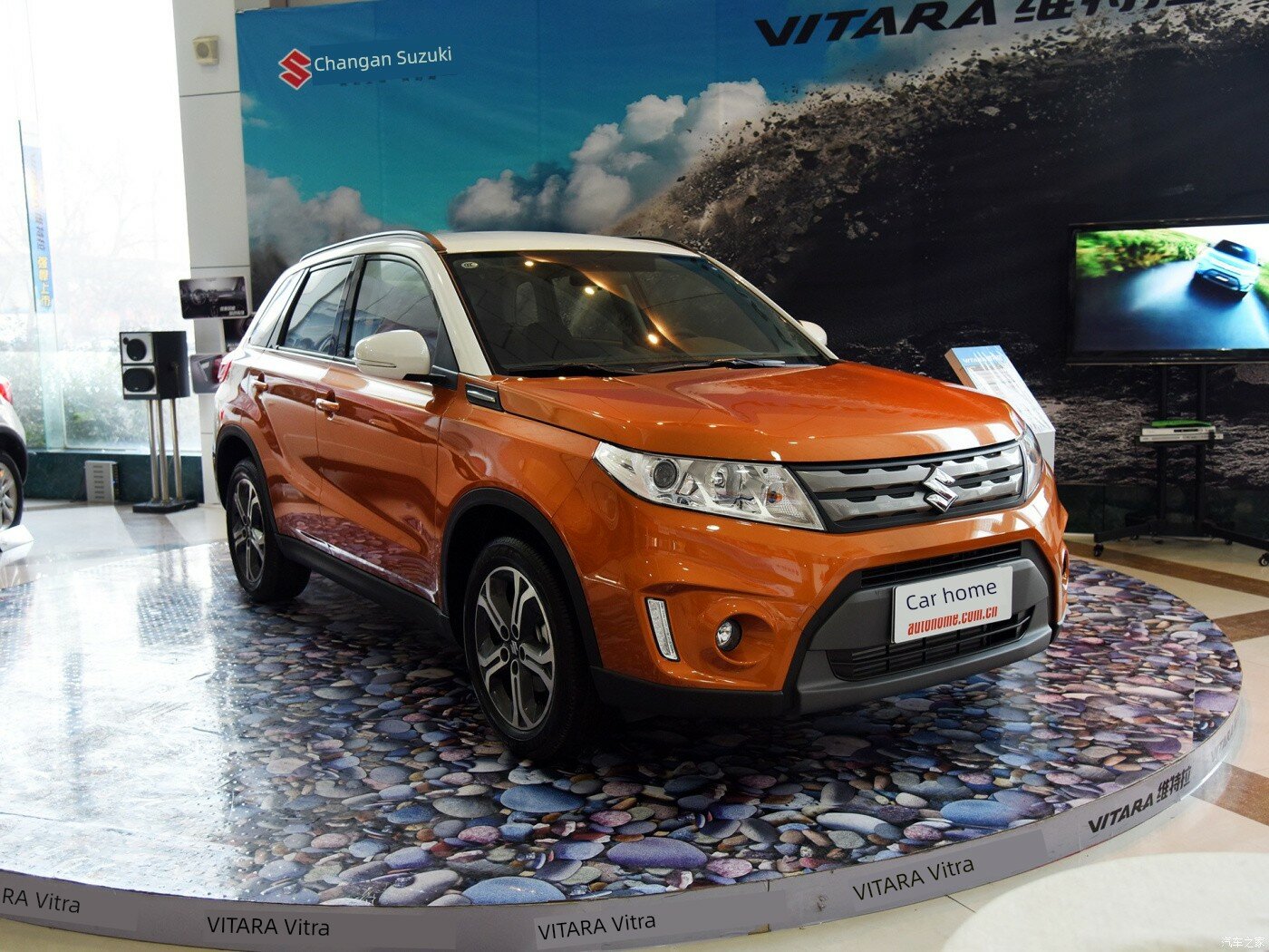Оригинальное зеркало Suzuki Vitara 2016-2018 г. в. левое водительское с электроприводом и складыванием цвет коралловый