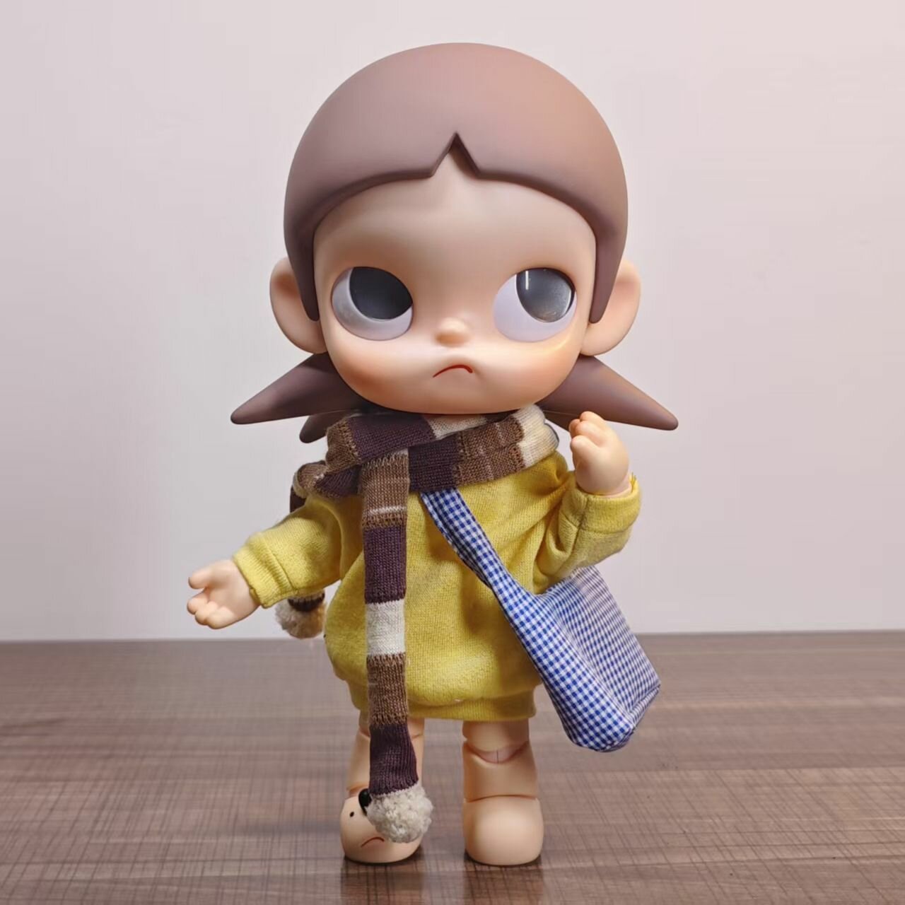 Одежда для кукол Zsiga (BJD 1/8, 20 см, движимые) с шарфом и сумкой