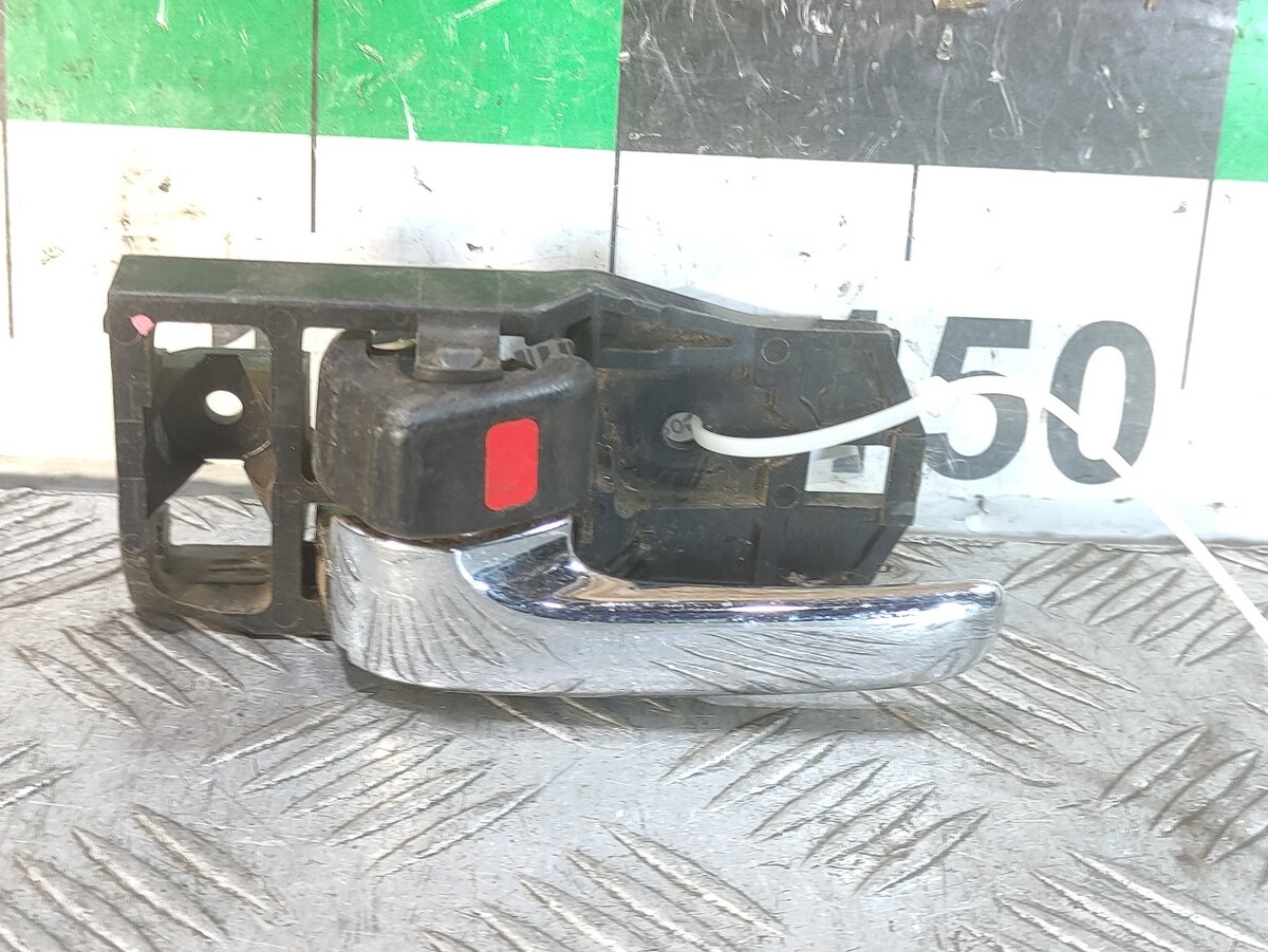 Ручка двери внутренняя задняя левая LEXUS RX 1998 2003 6920630150