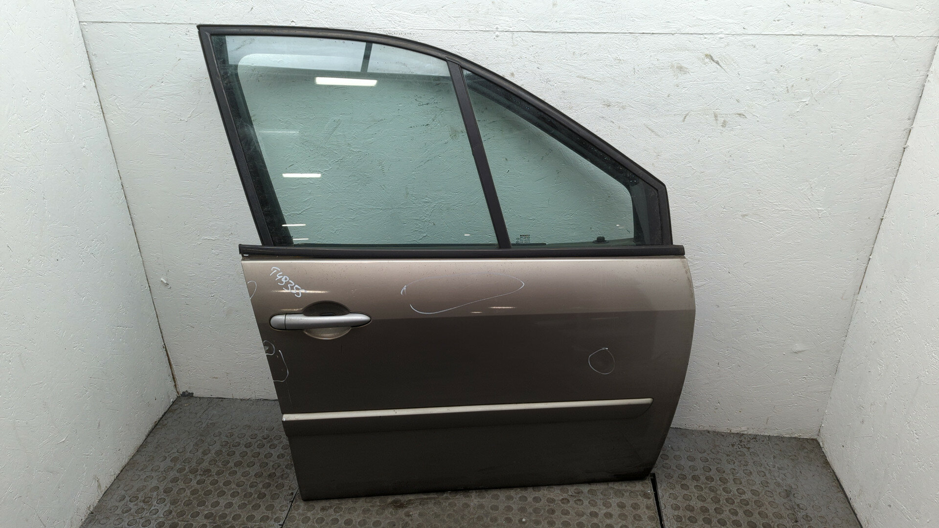 Дверь боковая (легковая) правая передняя Renault Scenic Б/У