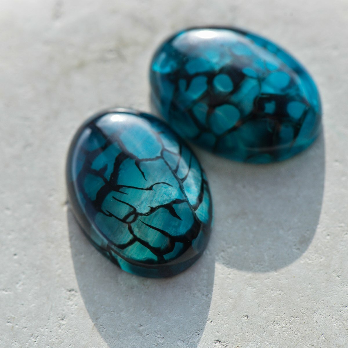 Кабошон Агат 2 шт, овальный, цвет сине-зеленый кракелюр, размер 25x18x6.5 мм