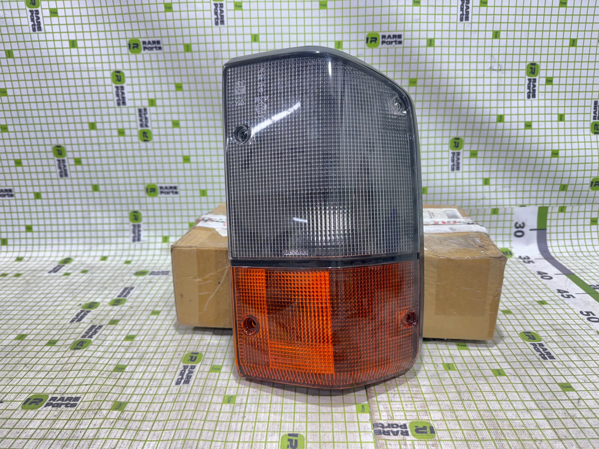 Фонарь задний левый для Nissan Patrol