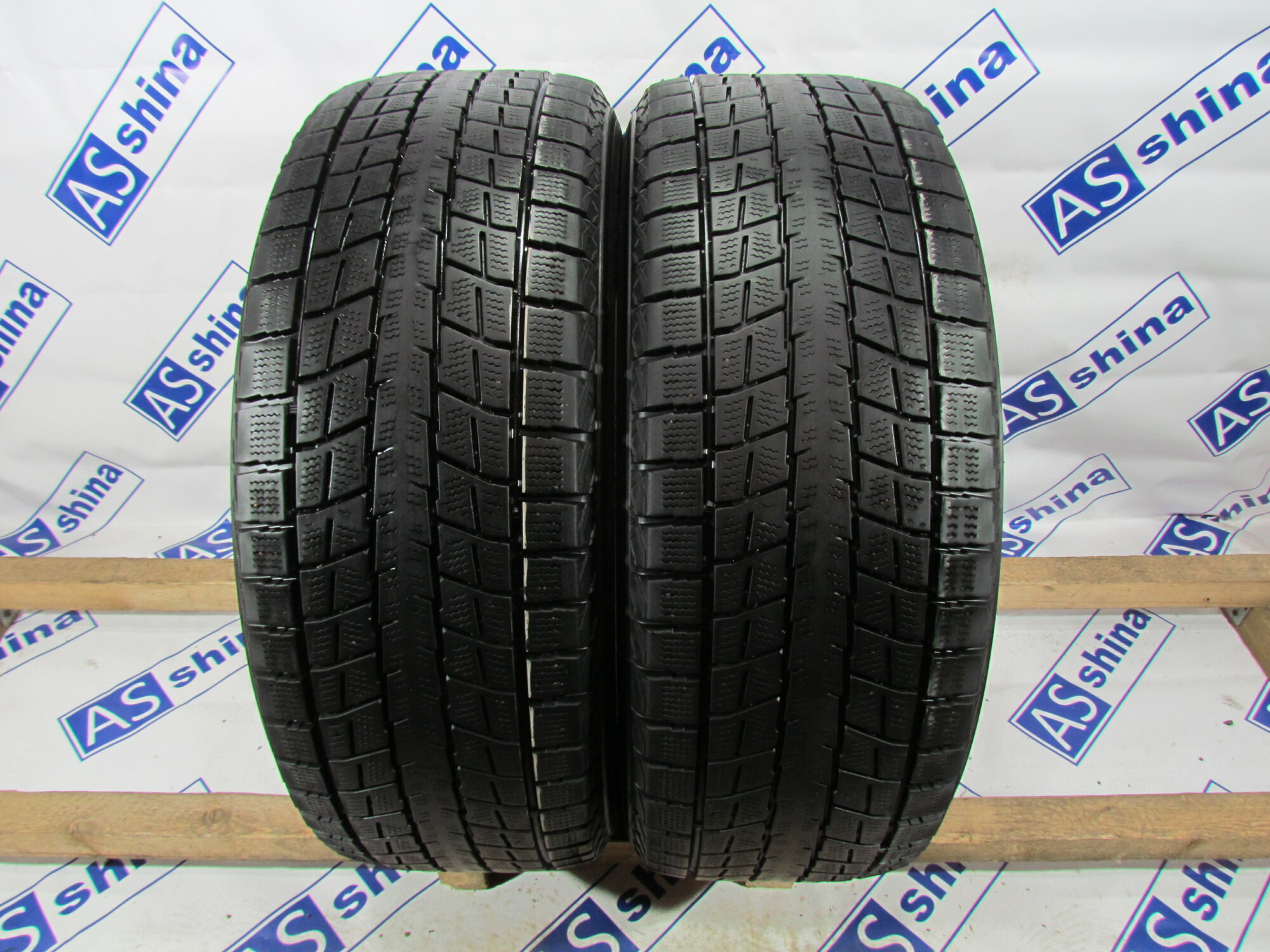 Комплект (2 шт) Dunlop Winter Maxx SJ8 235 55 R18 зимние БУ шины 10-20% износ , артикул 0027823