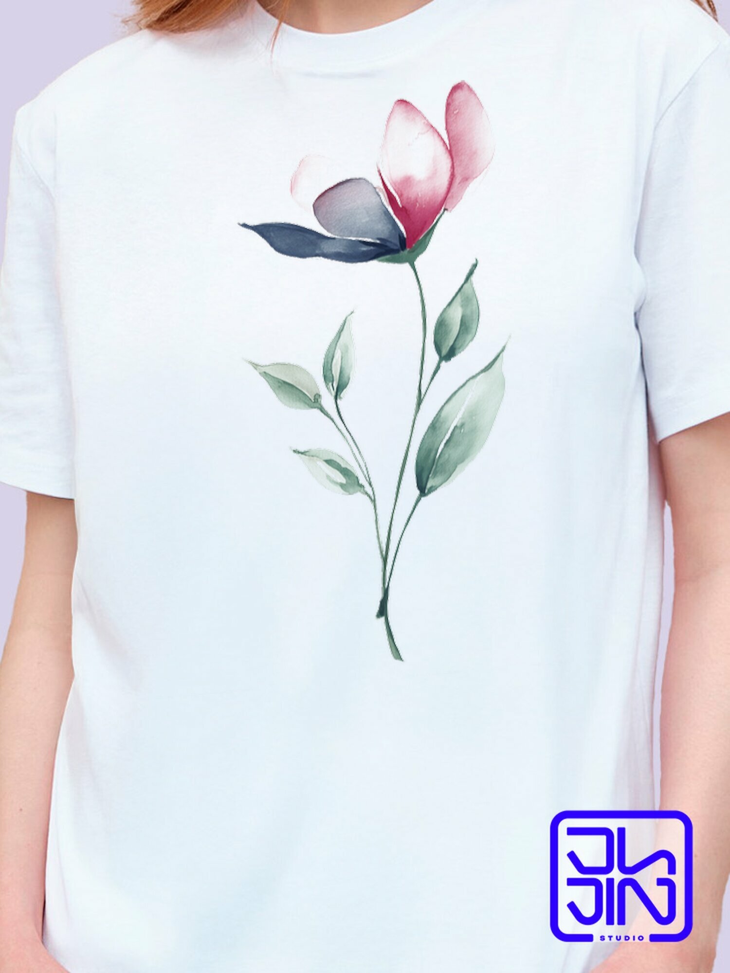 Футболка классическая женская с авторским принтом Нежно розовый цветок на ветке с зелеными листьями, цветочные мотивы природы, белый хлопковый трикотаж с прикольным рисунком на груди