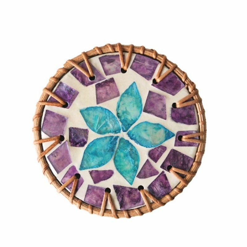 Подставка из ротанга в виде ракушки -фиолетовые и синие Цветы