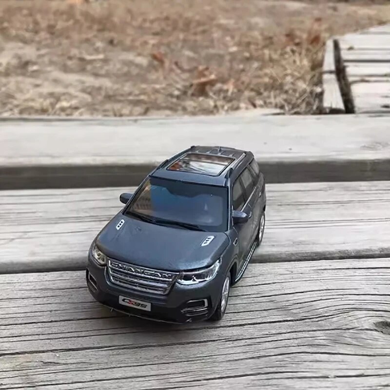 Модель автомобиля Bburago Changan CS95 1:43 пластик