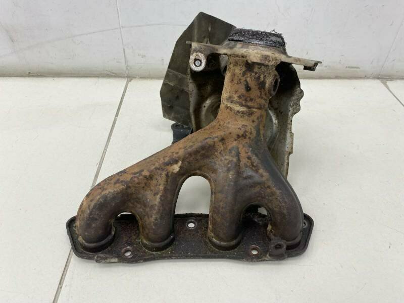 Коллектор выпускной Toyota Corolla E180 2013 кат.номер: 1714137130