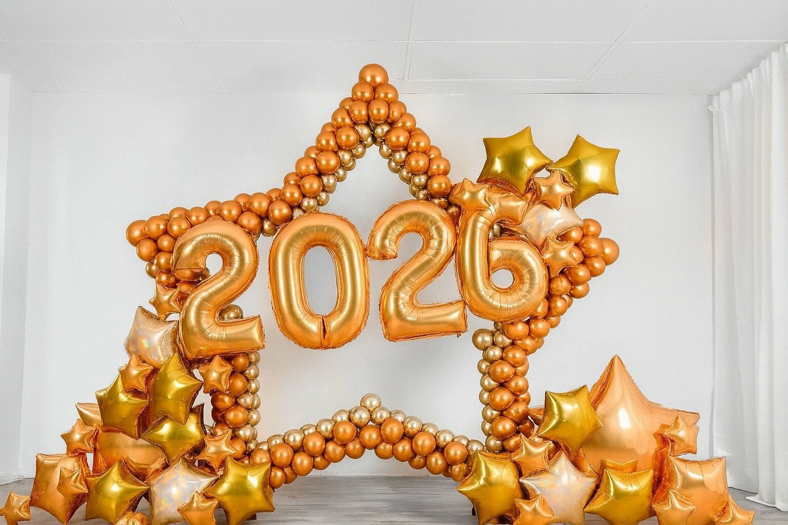 Новогодняя фотозона в форме звезды "Новый 2024 год"