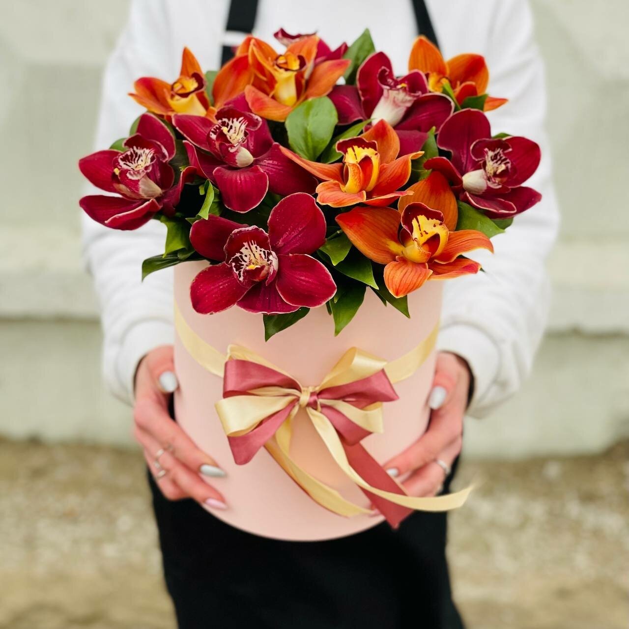 Орхидеи микс в коробке М. Rybe-flowers.